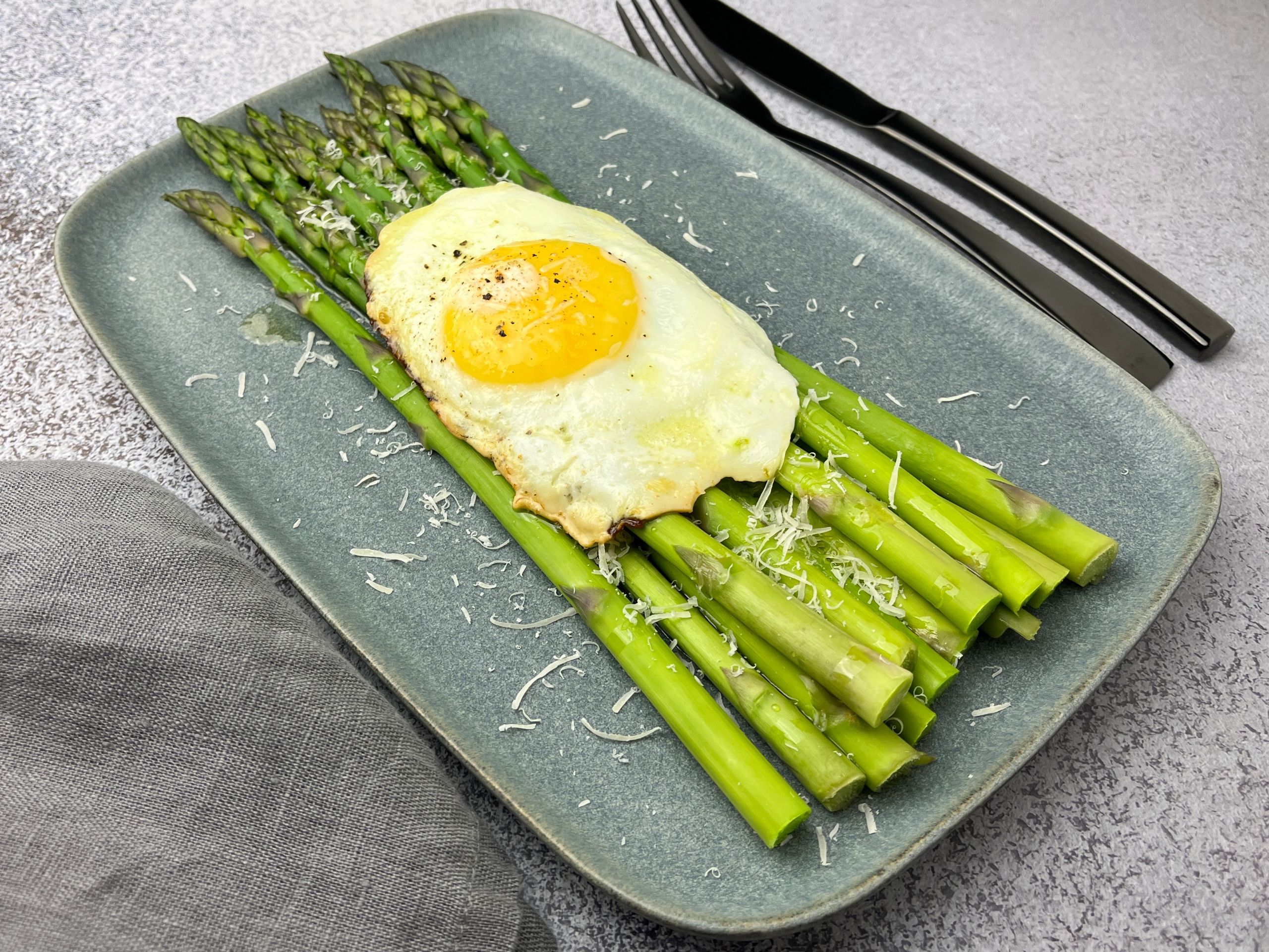 Asparagus alla milanese - Chop & Slice